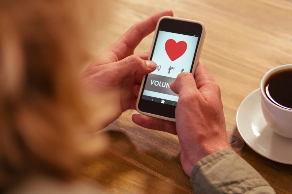 The Role of Social Media in Modern Relationships: Navigating the ...