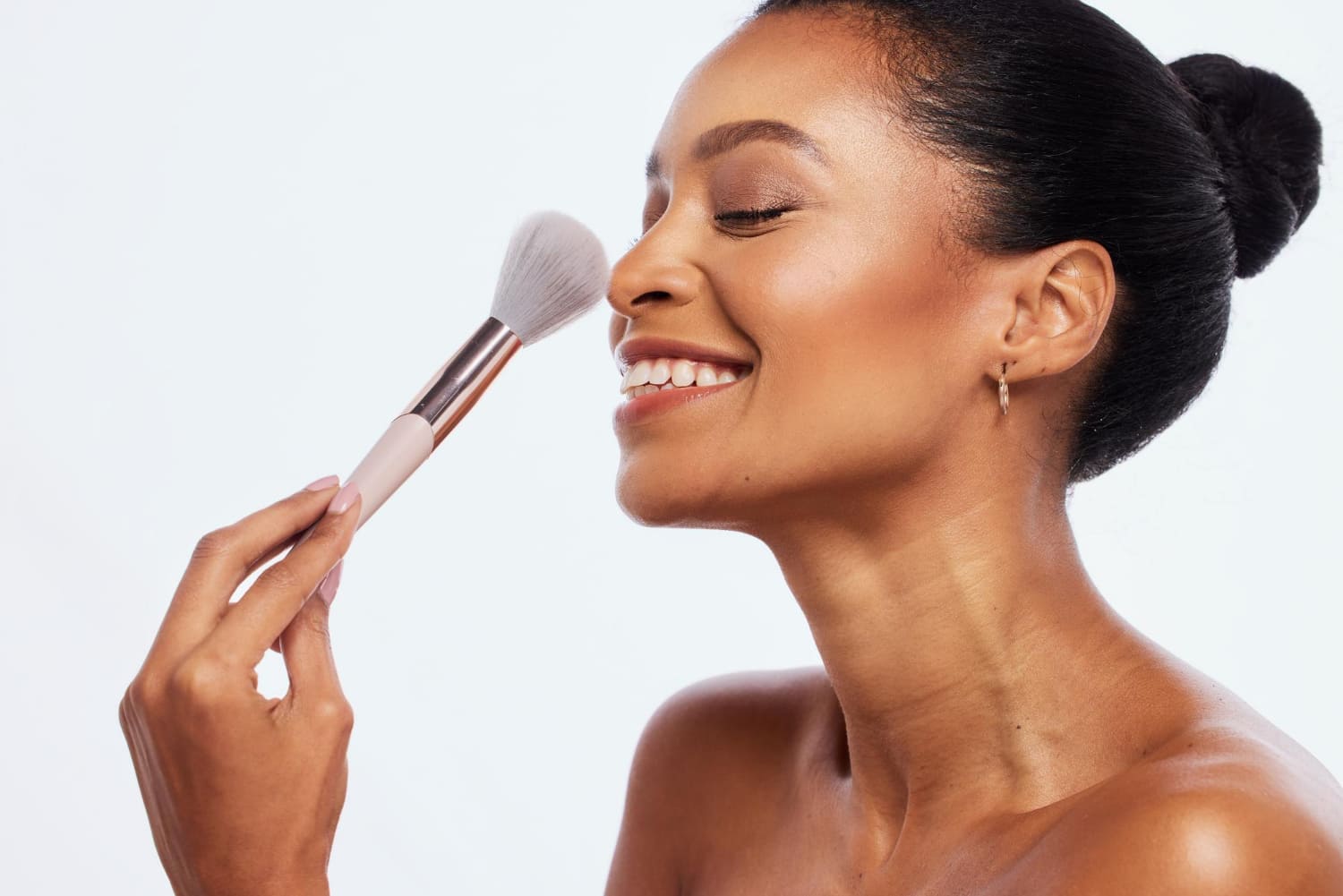 The Best Translucent Powders for a Flawless Finish